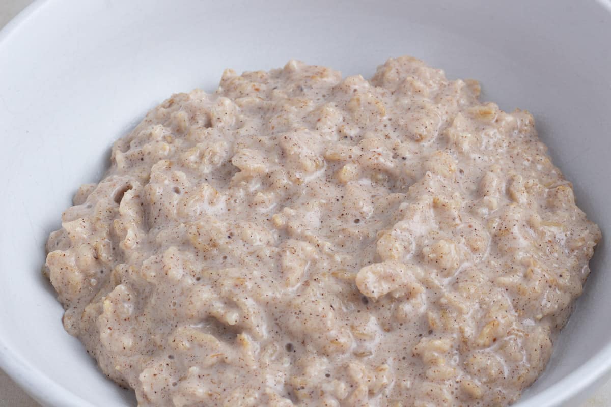 Cinnamon Oatmeal · eat well abi